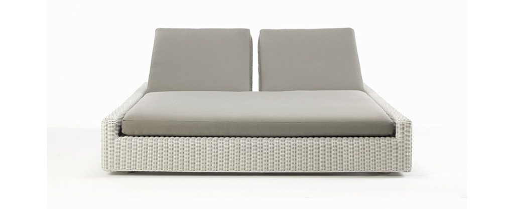 selected-exterior-furniture-detail-20c-min